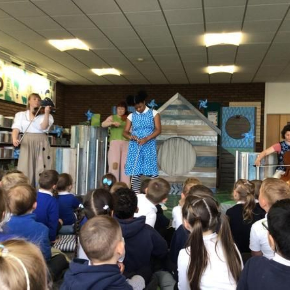 Mapplewells Primary School - F2 trip to see Ruby's Worry