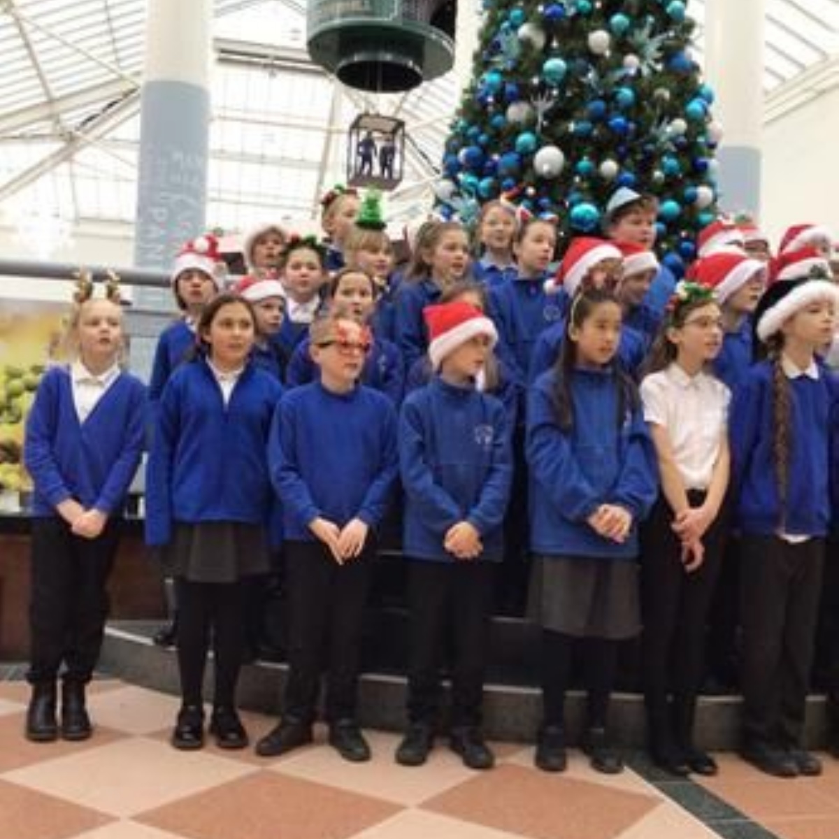 Mapplewells Primary School - Y5 carol concert